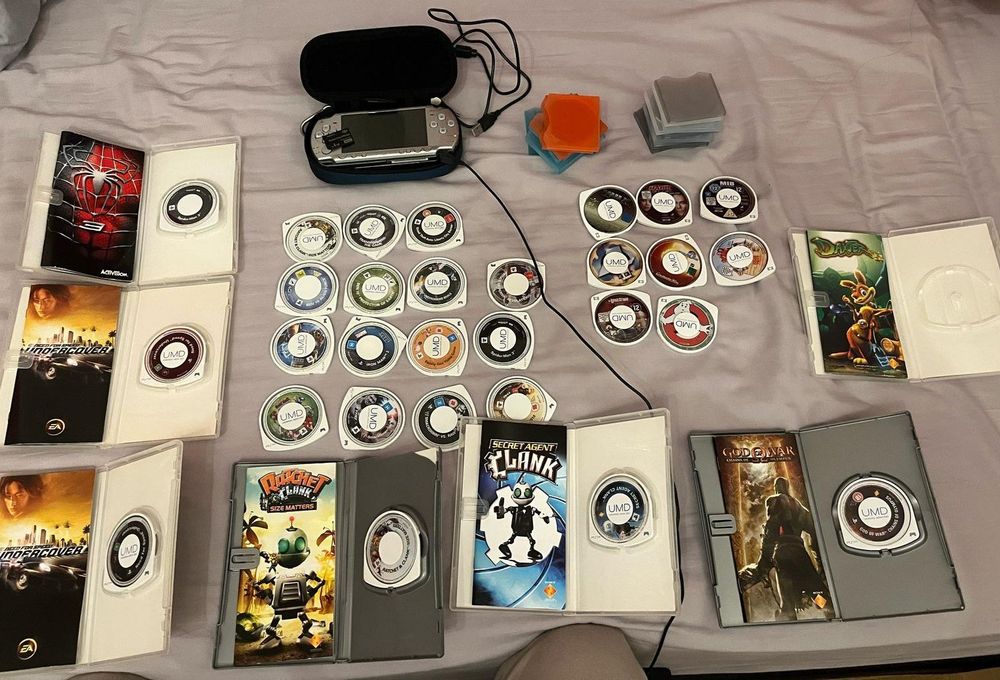 PSP 21 games and 8 movies (Gebraucht) in Onex für CHF 65 – mit ...