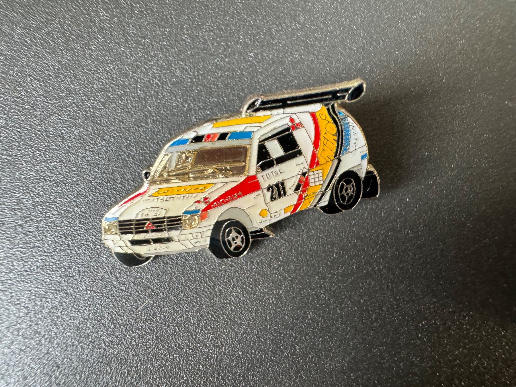 Pin Truck Auto Wagen Bus Oldtimer Race Rally Rennwagen (Gebraucht) in Galgenen für CHF 5 – mit ...