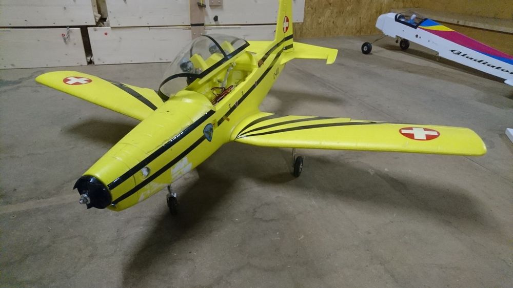 Modellflugzeug PC9 | Kaufen auf Ricardo