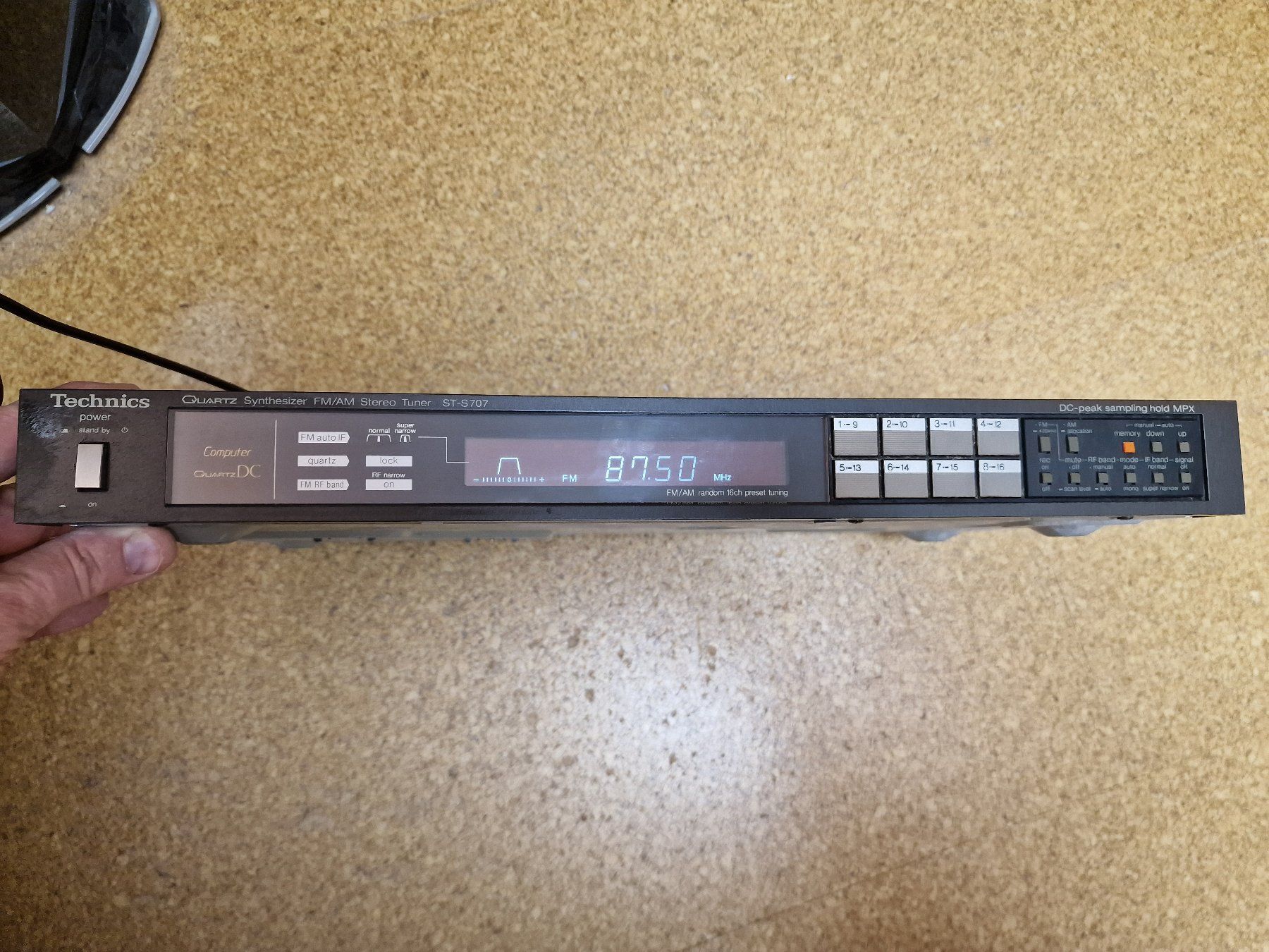 Technics Synthesizer FM/AM Stereo Tuner ST-S707 - schön (Gebraucht) in ...