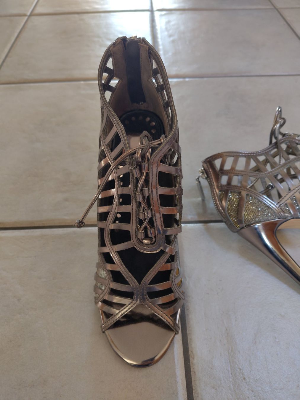 LAST CHANCE Dolce Vita Sandalen silber Gr.38 Loch-Muster NEU (Gebraucht ...