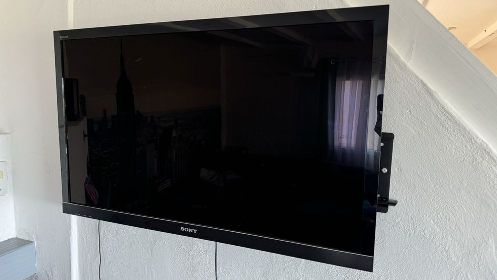 Sony Bravia 46 Zoll KDL-46HX800 Full HD TV mit Wandhalterung (Gebraucht ...