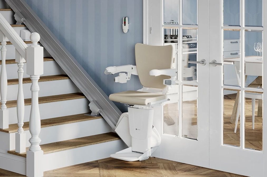 Treppenlift gerade Treppe – Solaris T565 – Baujahr 2021 (Gebraucht) in ...