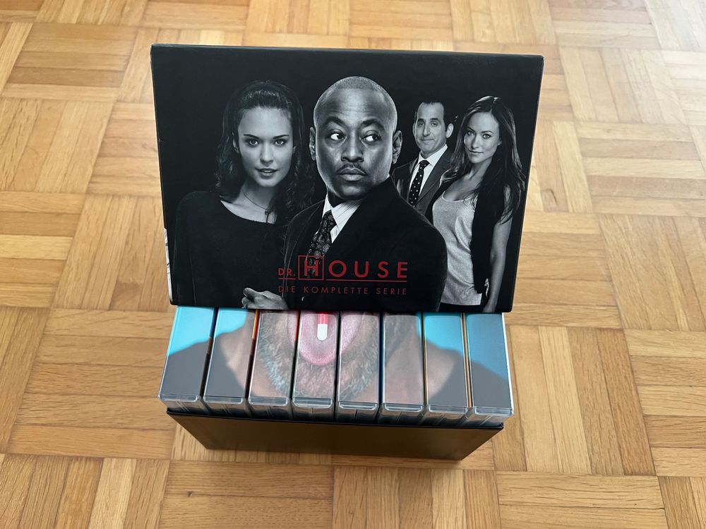 Dr House Box Komplette Serie Staffeln 1-8 (Gebraucht) in Zürich für CHF ...