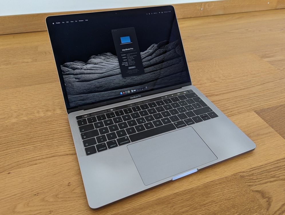 APPLE MacBook Pro 2019 | Touchbar | 8 GB RAM | 256 GB SSD (Gebraucht ...