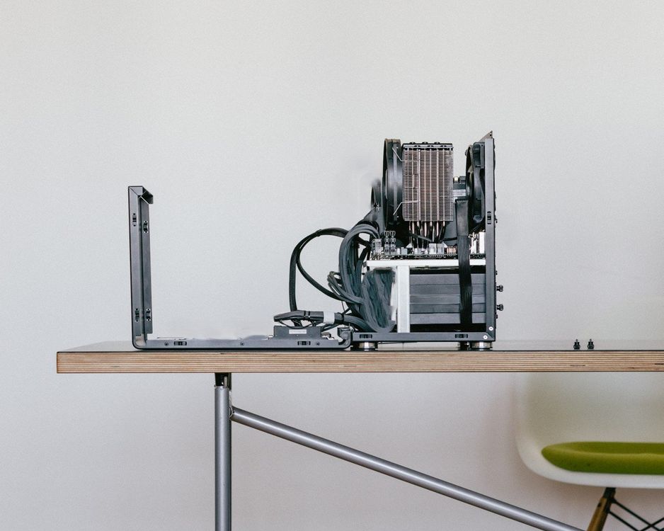 Kompakter High End Office PC – Xeon, Windows 11 (Gebraucht) in Olten ...