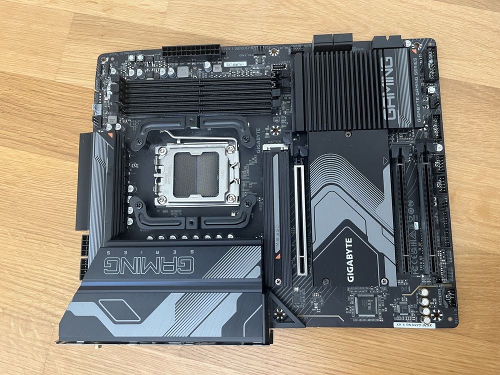 Mainboard Gigabyte Gaming x670 Gaming X (Neu (gemäss Beschreibung)) in ...