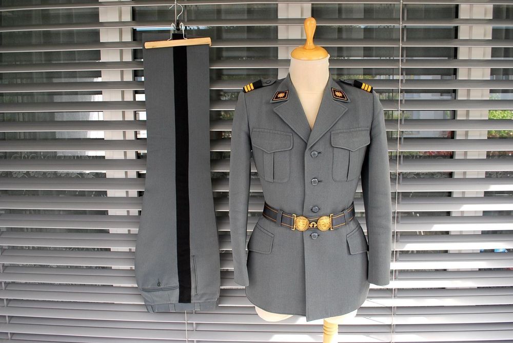 Oberst i. Gst Uniform aus 1970 | Acheter sur Ricardo