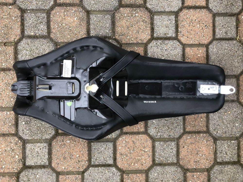 Harley Davidson HD Badlander seat (Neu und originalverpackt) in Origlio ...