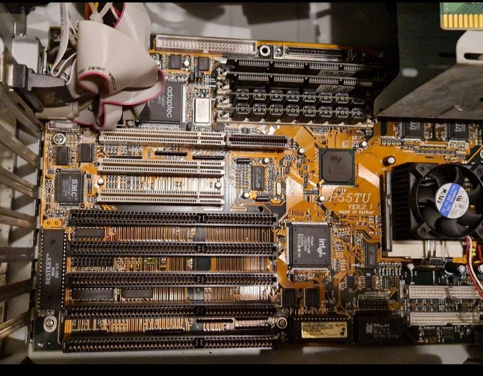 Big Tower Retro Computer 200 MHz Pentium / 200 MB RAM (Gebraucht) in ...