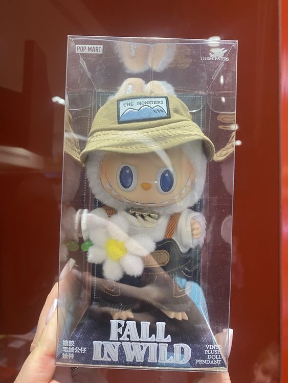 Pop mart the monsters labubu fall in wild (Neu und originalverpackt) in ...