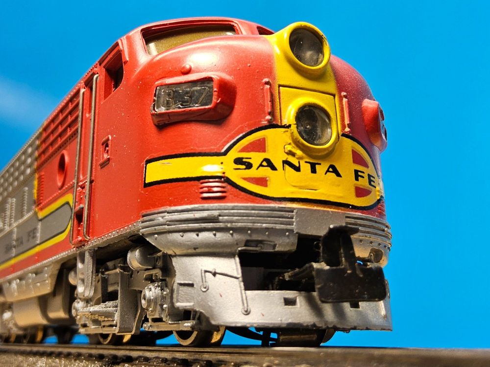 Märklin 3060 & 4060 USA Diesellokomotive F7 _ SANTA FE _ H0 (Gebraucht ...