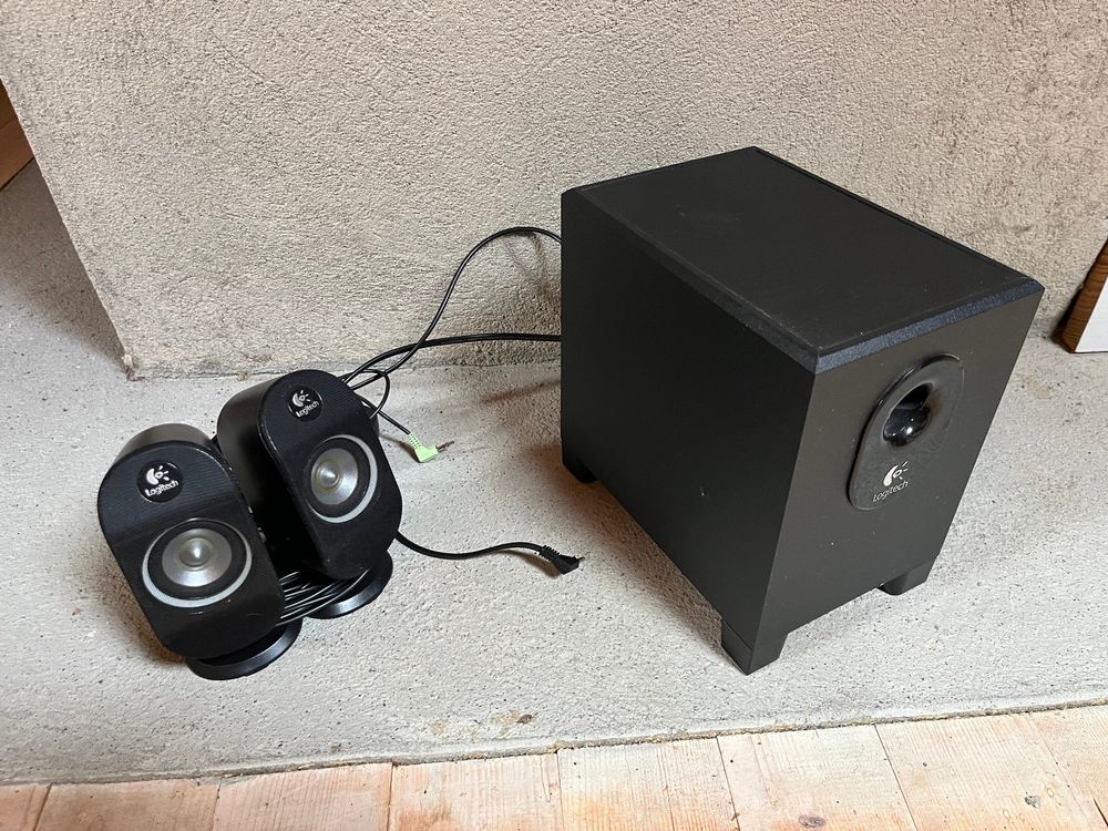 Logitech PC Soundsystem 2.1 Subwoofer + Boxen (Gebraucht) in Beckenried ...