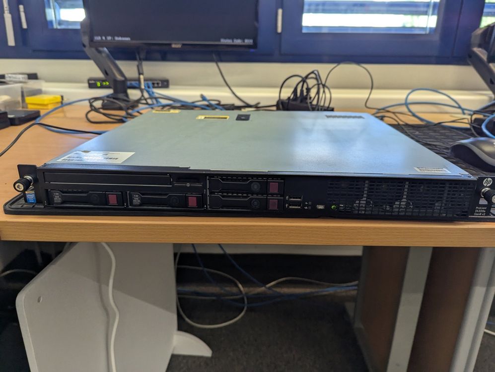 HP ProLiant DL320e Gen8 v2 mit SmartArray P222 (Gebraucht) in ...