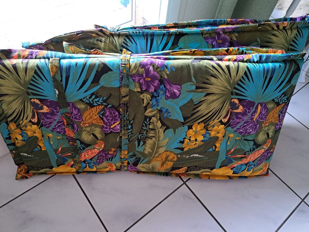 Gartenstuhl-Auflagen (2er Set) 🌴🌺🌸 (Neu (gemäss Beschreibung)) in Pfeffikon LU für CHF 49 – nur ...