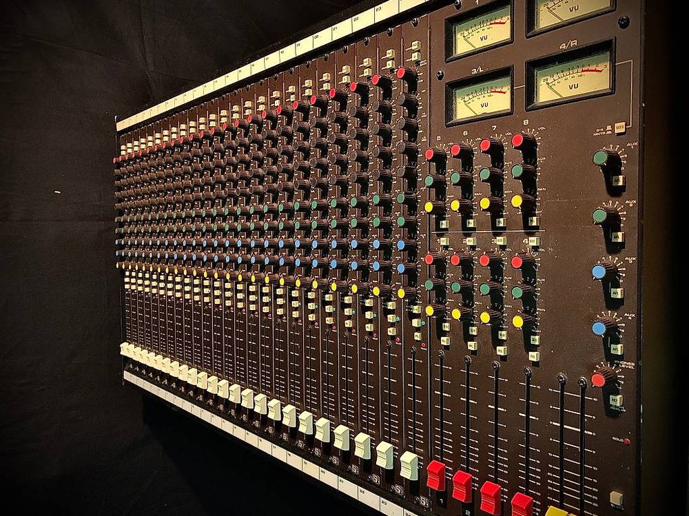 Mixer Soundcraft 200SR 24/4/2 avec Flightcase (D'occasion) à La Chaux ...