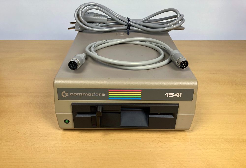 Commodore 1541 Floppy Laufwerk für C64 (Gebraucht) in Winkel für CHF ...