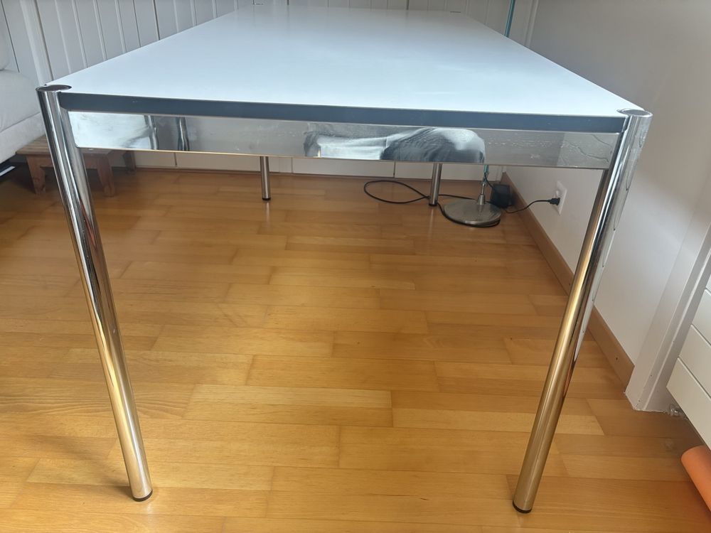 Bureau USM Haller design épuré. (Gebraucht) in Romanel-s-Lausanne für ...