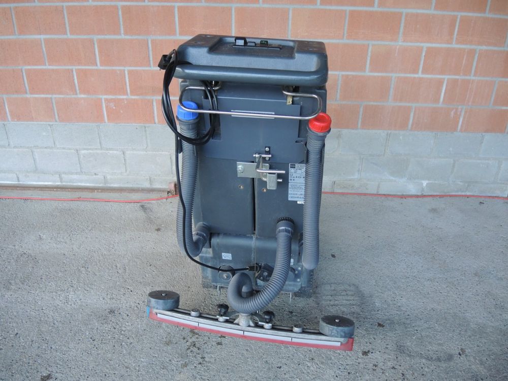 Taski Combimat 600 Scheuersaugmaschine/mit Akku/i.O/ab 1.- (Gebraucht ...