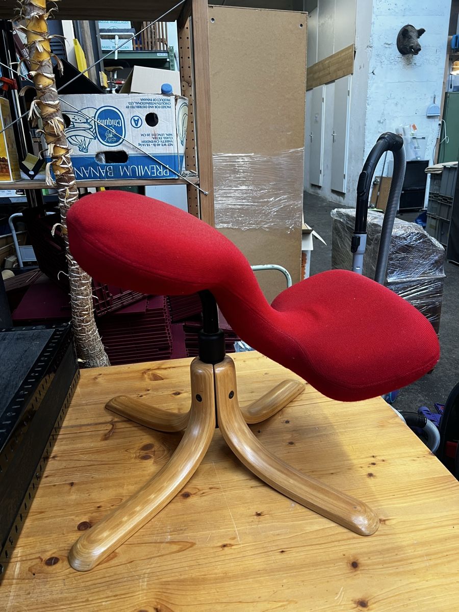 Rybo Balans Swivel Kniestuhl Rot Top Zustand! Skandi (Gebraucht) in ...