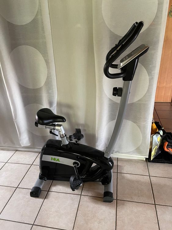 Heimtrainer Fahrrad Ergometer Fitness Velo von HEA (Gebraucht) in ...