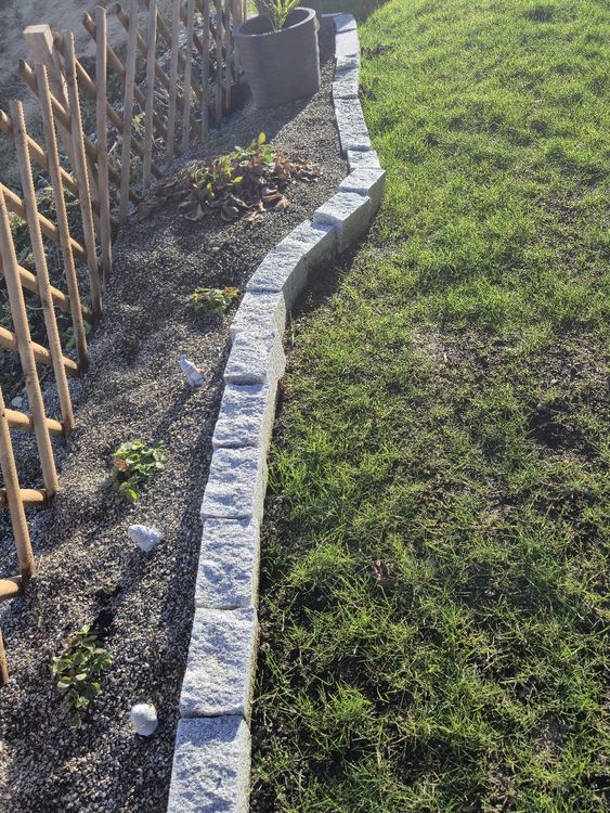 Randsteine ca. 20 Stück (Gebraucht) in Leuggern für CHF 5 – nur ...
