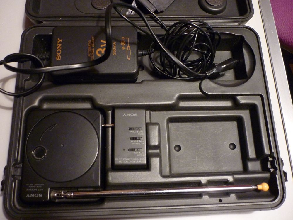 Sony ICF-SW 1S World Receiver Set Accessoir im Koffer (Gebraucht) in Zürich für CHF 51 – mit ...