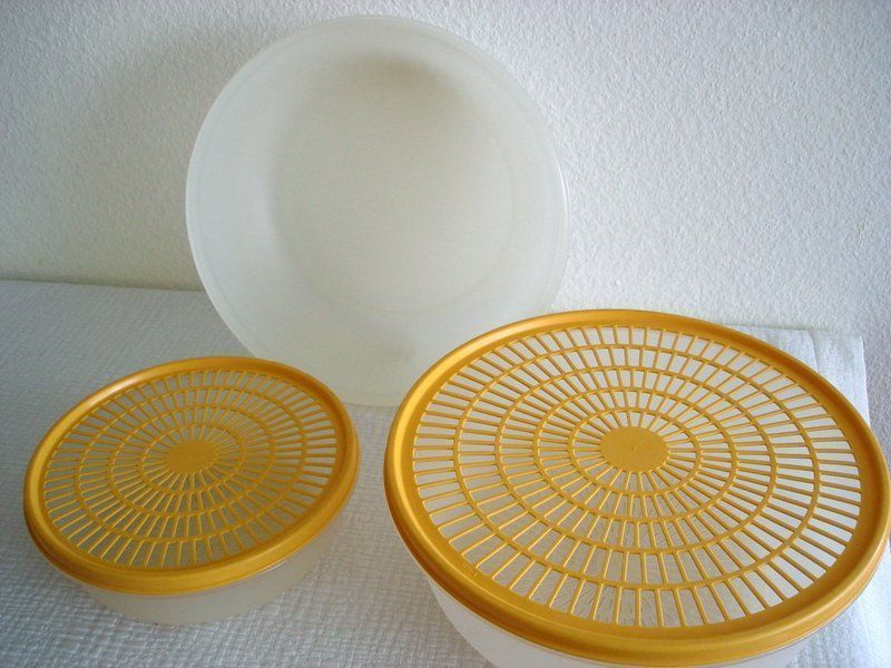 Vintage Tupperware Sieb mit passendem gelbem Siebdeckel Set (Gebraucht ...
