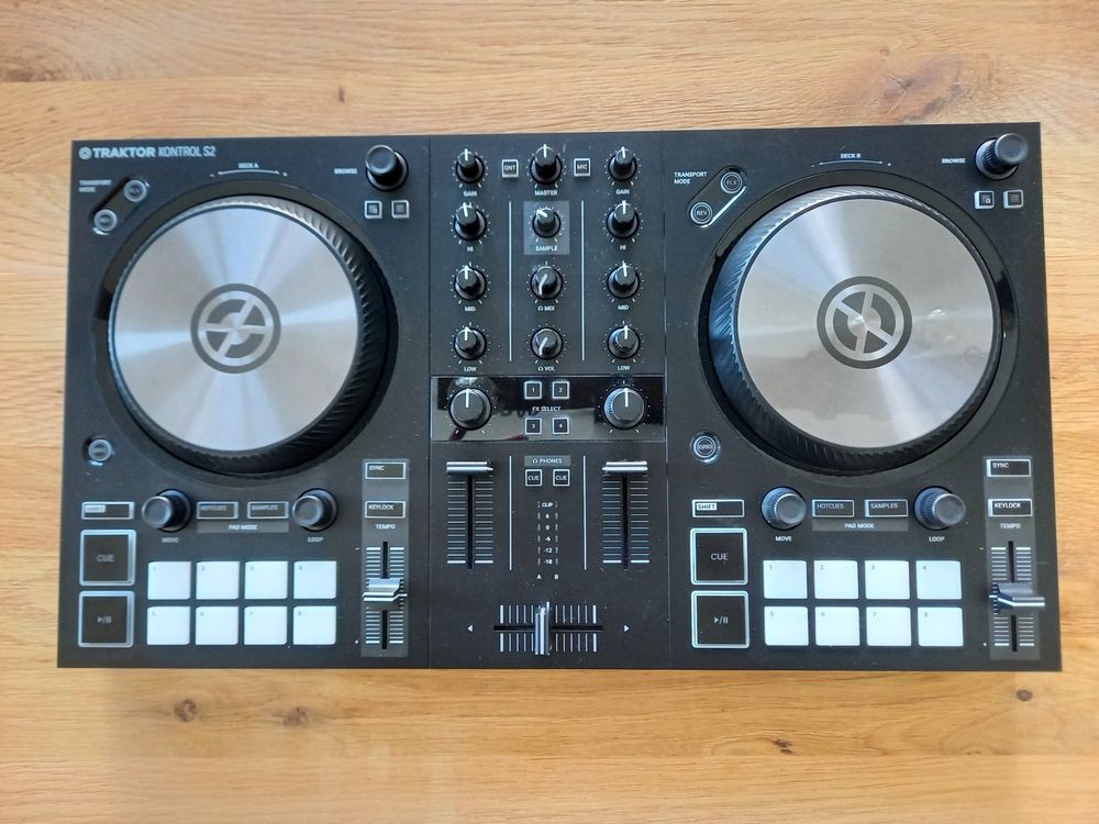 Native Instruments Traktor Kontrol S2 MK3 - DJ controller | Kaufen auf ...