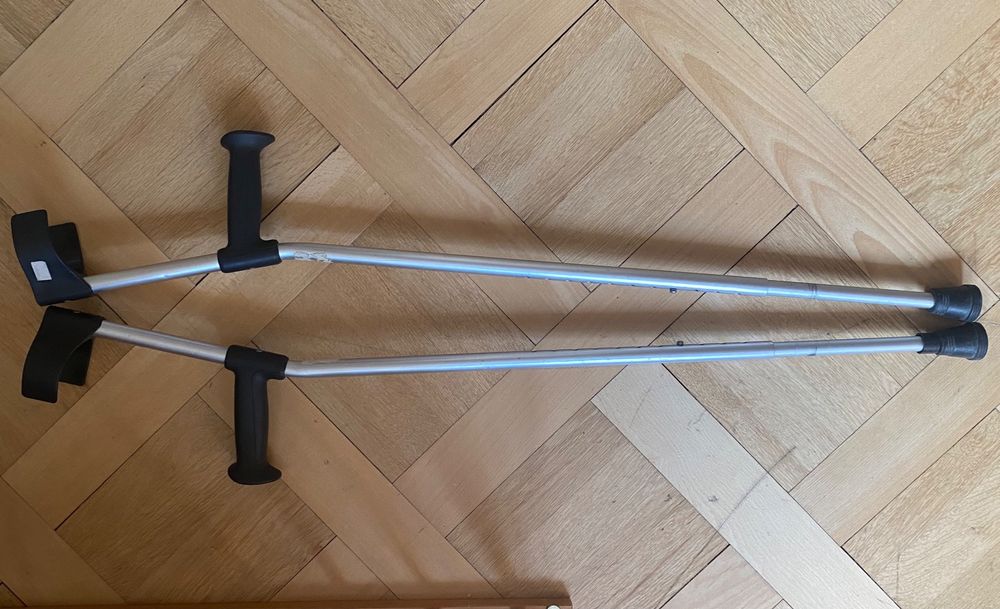 Gehhilfen Krücken (Gebraucht) in Zürich für CHF 10 – nur Abholung auf ...