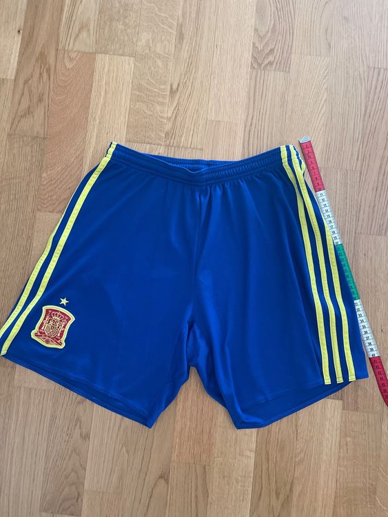 Short Adidas Gr. M, Équipe d’Espagne La Roja Manschaft (Gebraucht) in ...