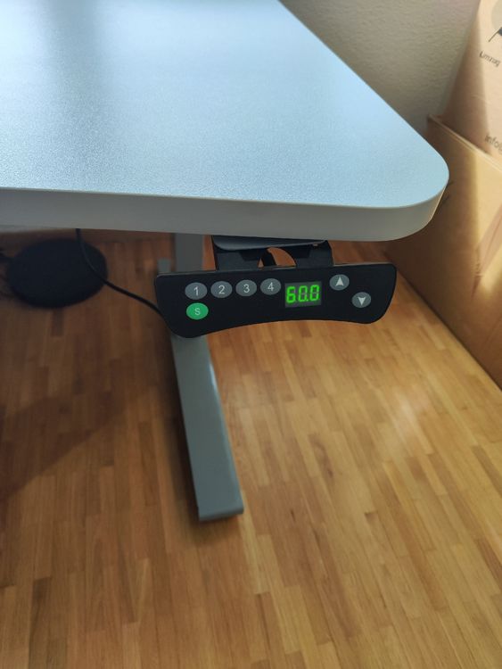 Electric Height Adjustable Standing Desk - Silver Grey (Gebraucht) in ...