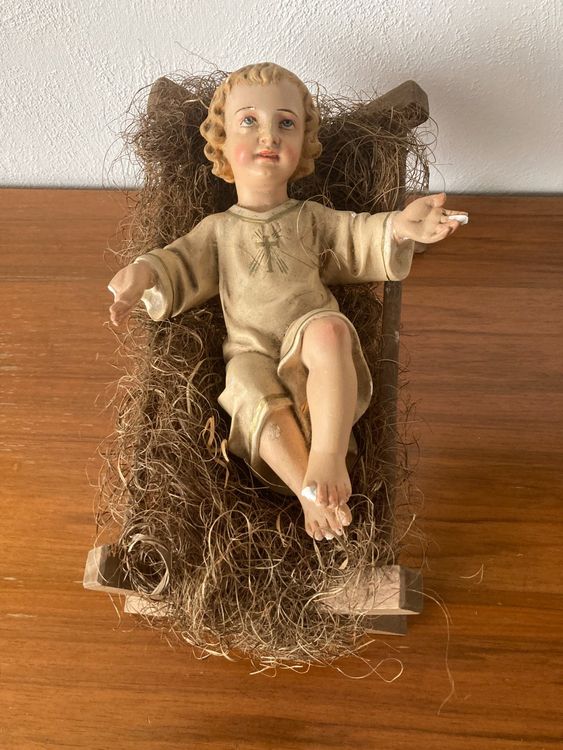Christkind in Krippe (Defekt) in für CHF 35 – mit Lieferung auf Ricardo ...