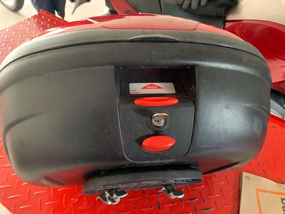 Motorrad Koffer (Gebraucht) in Herisau für CHF 21 – nur Abholung auf ...