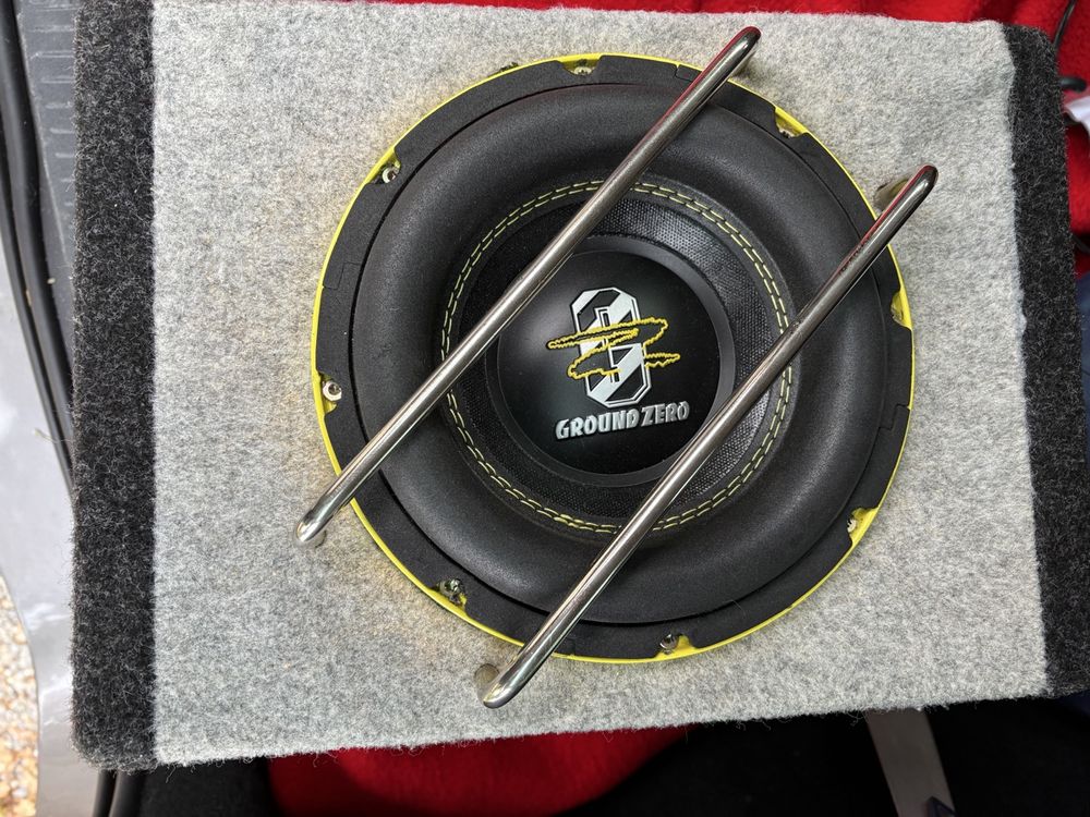 Ground Zero Subwoofer im Gehäuse - Top Klang fürs Auto! (Gebraucht) in ...