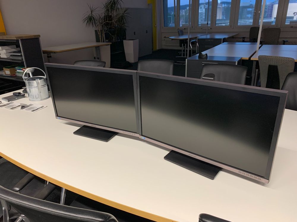 2x Samsung 28 Zoll 4K Monitore U28E850R | Kaufen auf Ricardo