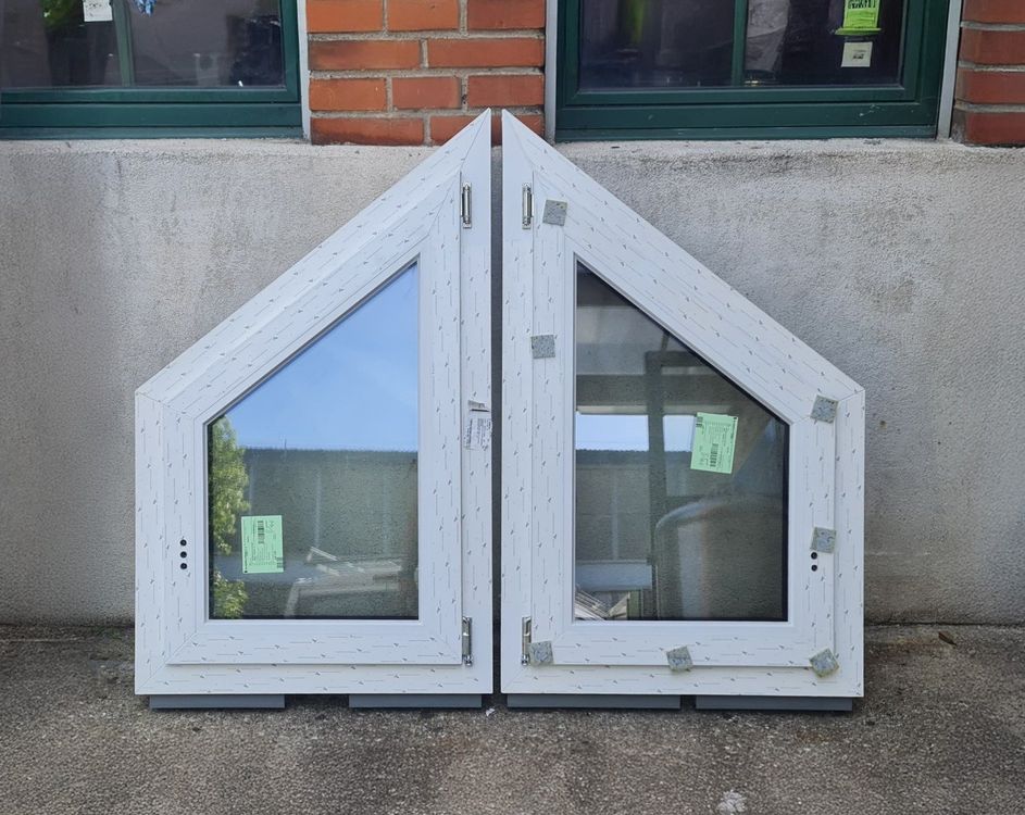 Kunststoff Giebelfenster 3-fach Verglast mit Schallschutz (Neu und originalverpackt) in Emmen ...