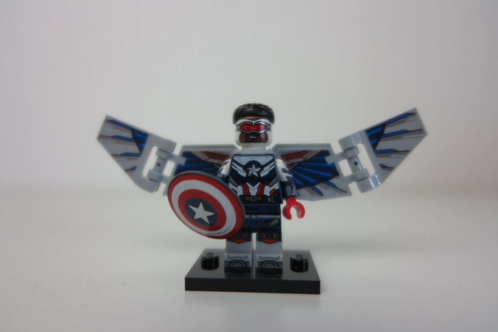 LEGO Minifigur CMF Marvel - Sam Wilson as Captain America | Kaufen auf ...