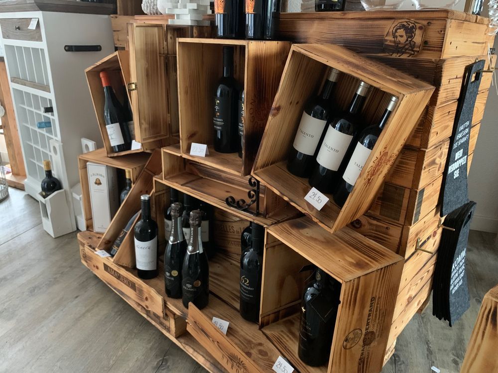 Threse/Bar auf Palette auf Rollen mit Weinkisten (Gebraucht) in Schöftland für CHF 798 – nur ...