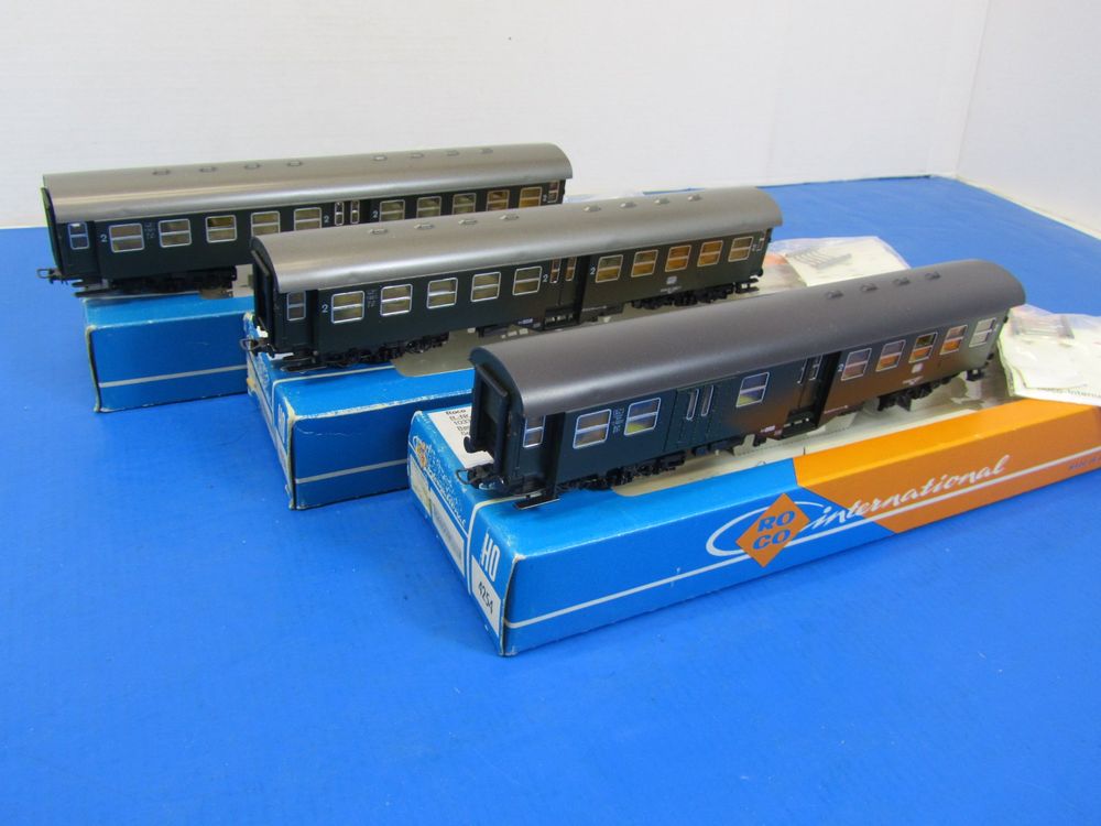 Roco H0, 3 Stk. Schnellzug-Reisewagen 4250, 4254 (Gebraucht) in St ...