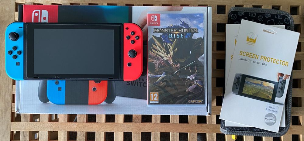 Nintendo Switch V1, Case, Monster Hunter Rise (Gebraucht) in Horgen für ...