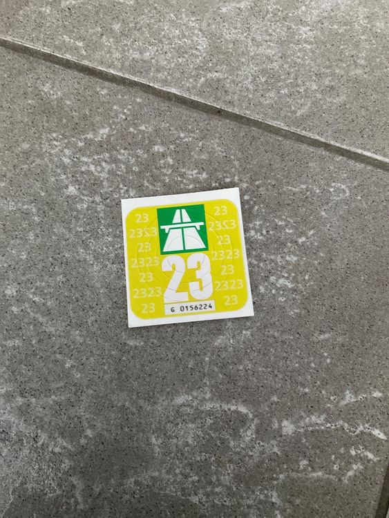 Autobahnvignette 2023 (Neu und originalverpackt) in Schöftland für CHF 34 – mit Lieferung auf ...