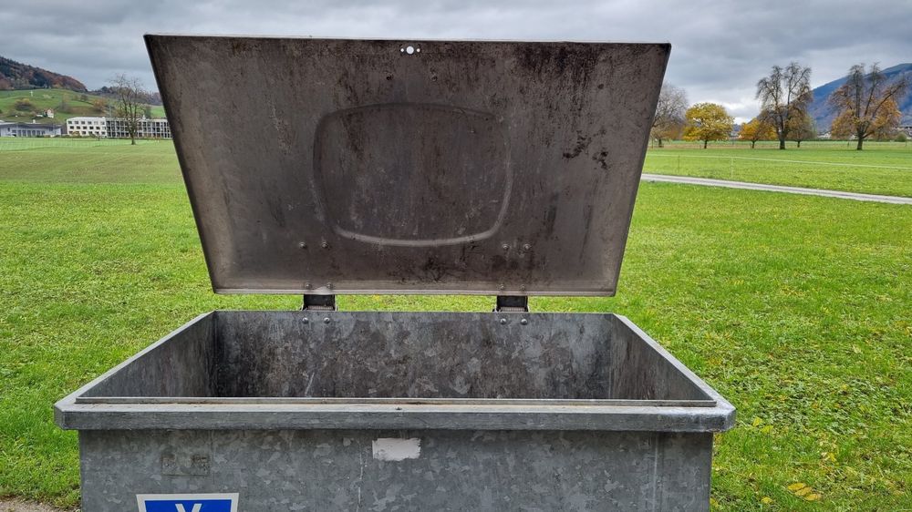 Container Nr 2 Abfallcontainer verzinkt V-Zug 800 Liter (Gebraucht) in ...