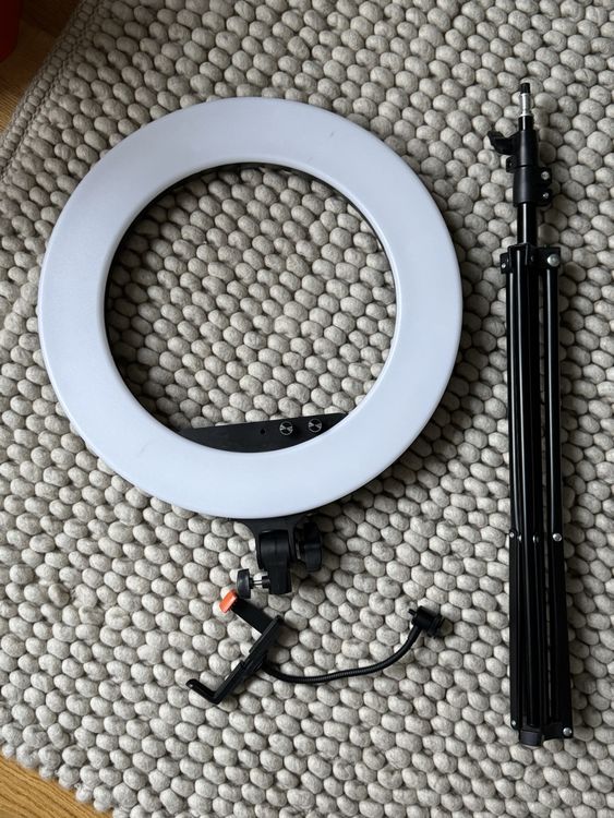 Andoer LF-R480 Ring Light Kit (Gebraucht) in Zürich für CHF 24.5 – nur Abholung auf Ricardo kaufen