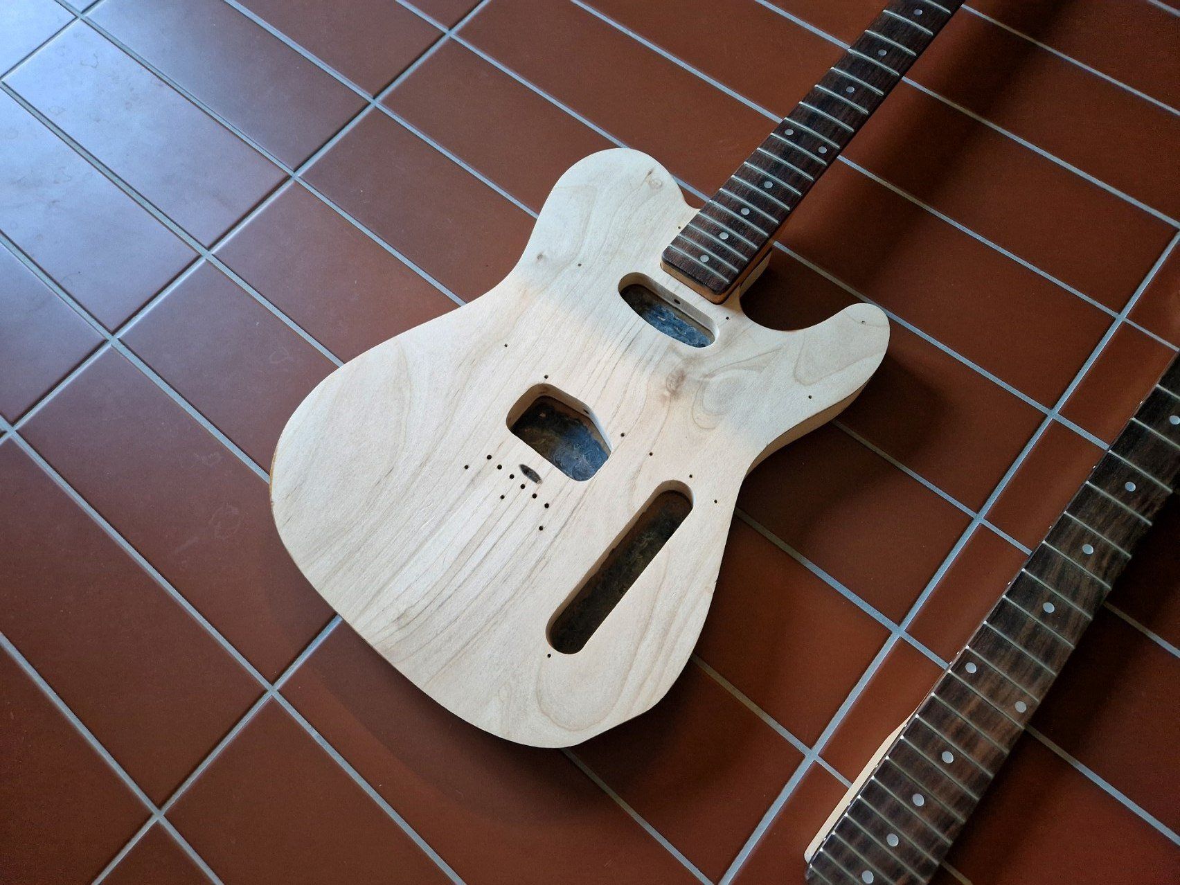 Telecaster DIY-Projekt / Teile-Bundle (Body, 2 Hälse, etc) (Gebraucht ...