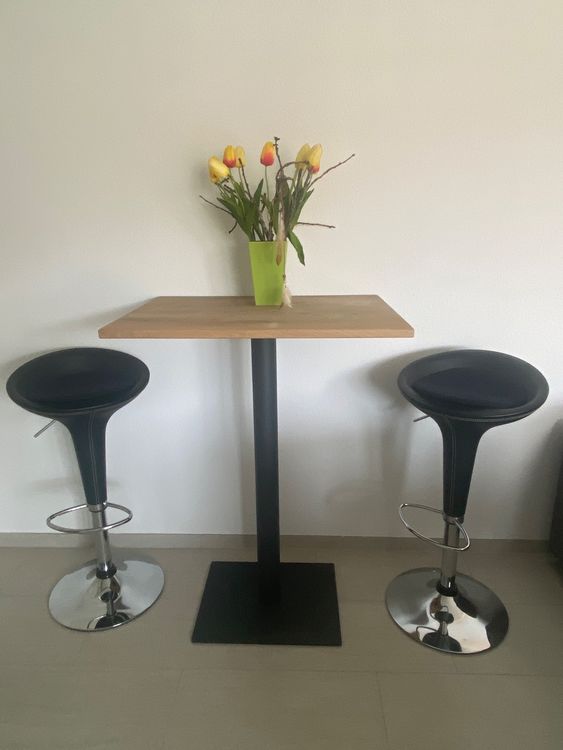 Bar/Stehtisch und zwei Hocker höhenverstellbar (Gebraucht) in Urdorf ...