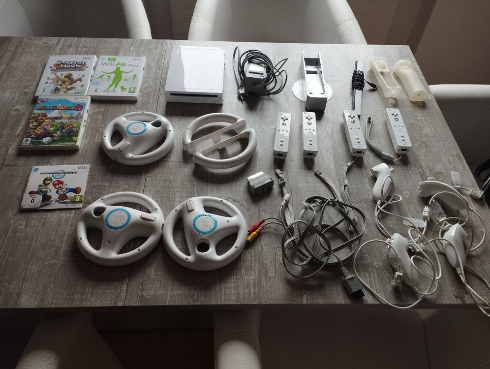 Wii Konsole inkl. Zubehör & Spiele | Kaufen auf Ricardo
