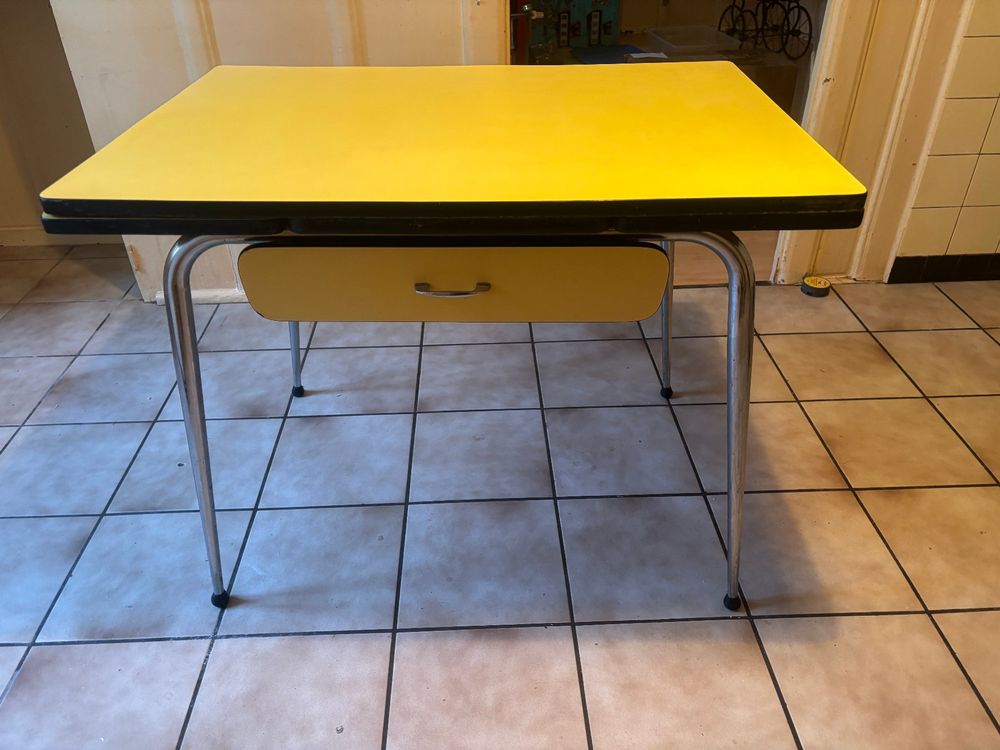 Table en formica jaune 110 cm x 70 cm année 1970 extensible | Kaufen ...