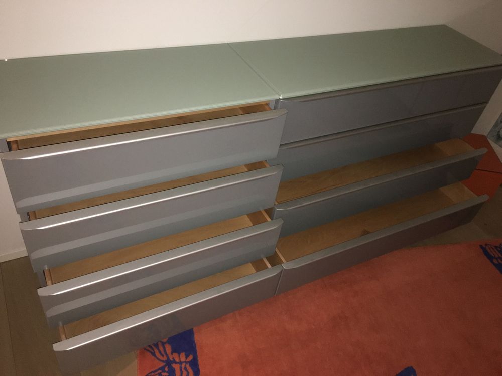 Hülsta Metis, 80 cm, im Bild links, hochglanz, hellgrau (Gebraucht) in ...