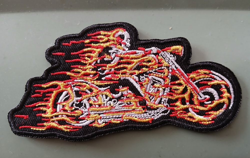 Patch brodé Chopper Flammes Crâne Biker 💀 🔥 (Neuf avec emballage d ...